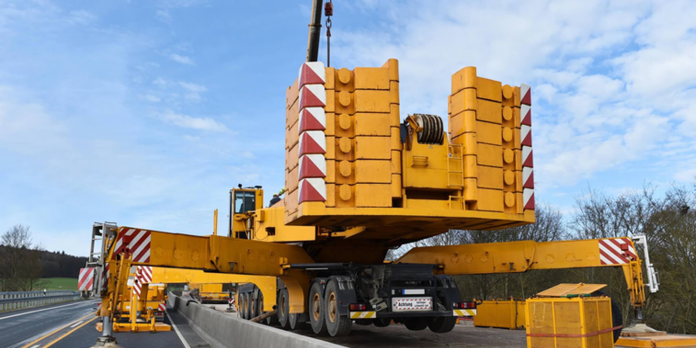 Mobile Crane Safety: 8 Hazards and 5 Procedures Your Crew Needs to Know